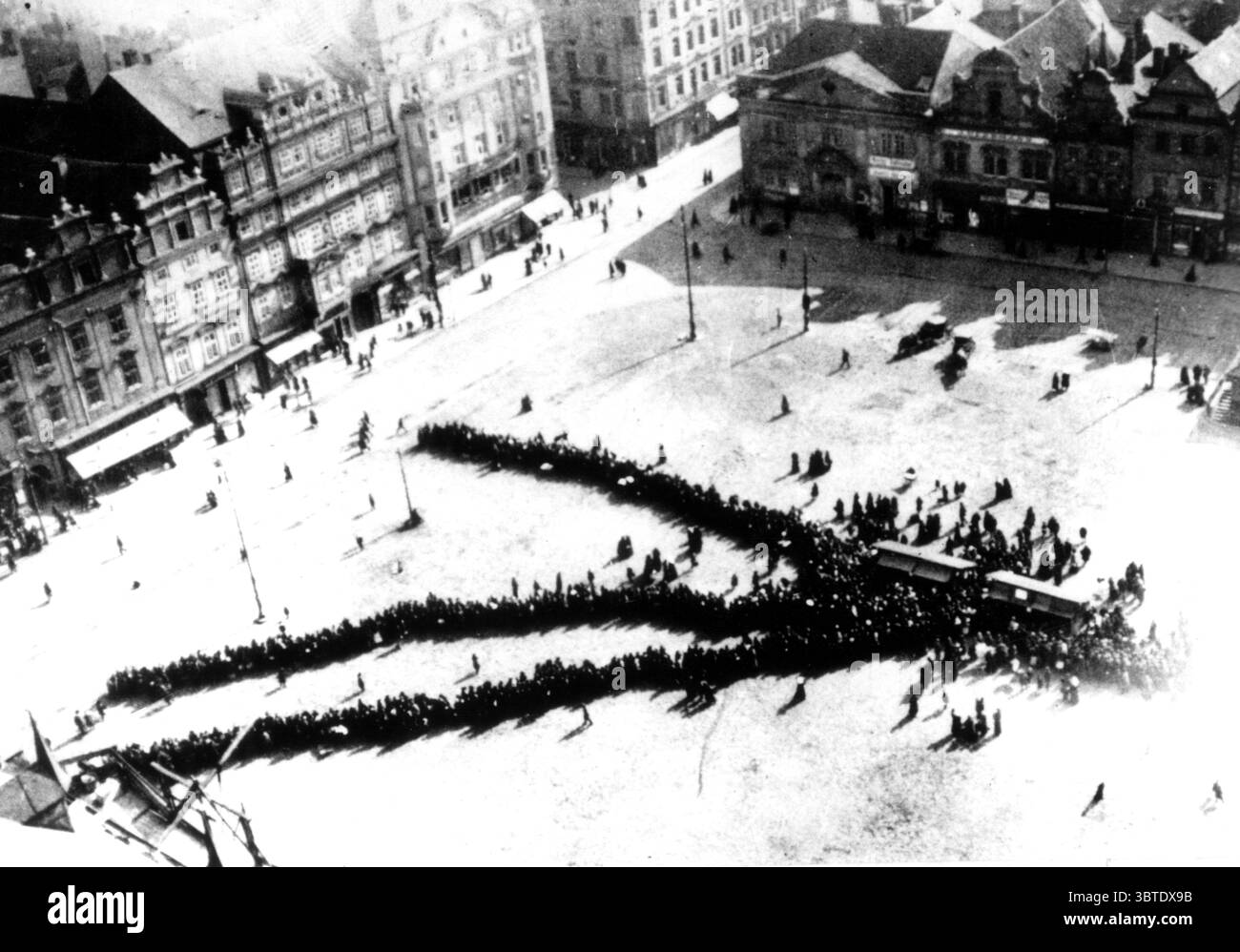 People on main square Black and White Stock Photos & Images - Alamy