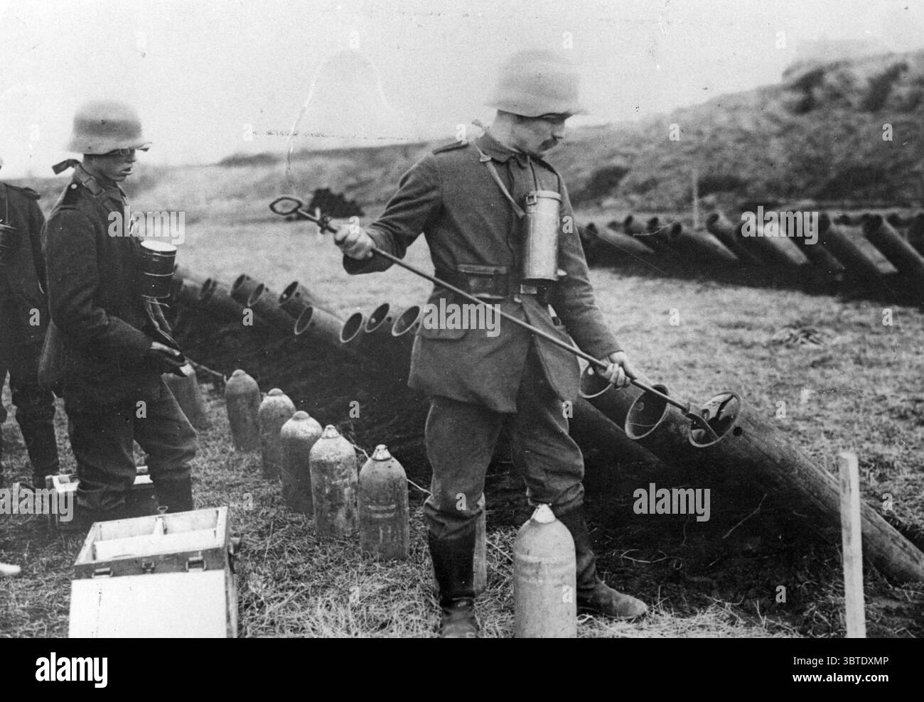 Loading troops Black and White Stock Photos & Images - Alamy