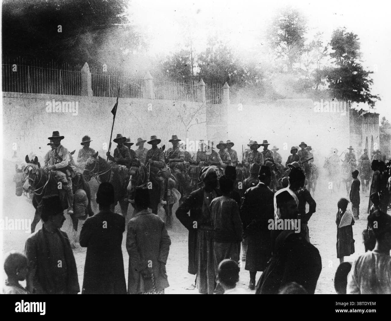 Battle of Nablus ; 5th Australian Light Horse Brigade entering the town of Nablus , Palestine ...