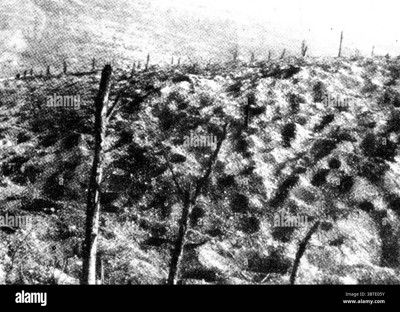 Battlefield bombardment hi-res stock photography and images - Alamy