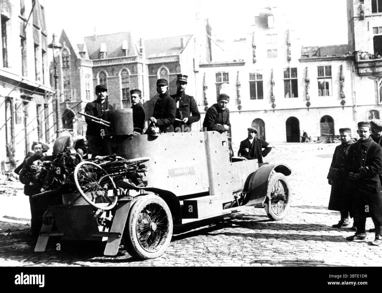 Belgian Armoured Car 'Minerva', Termonde September 1914 Stock Photo - Alamy
