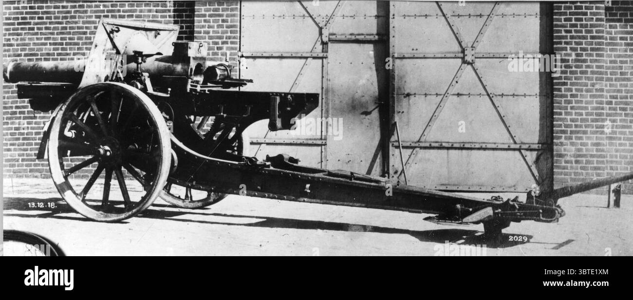 French 155 mm gun Black and White Stock Photos & Images - Alamy