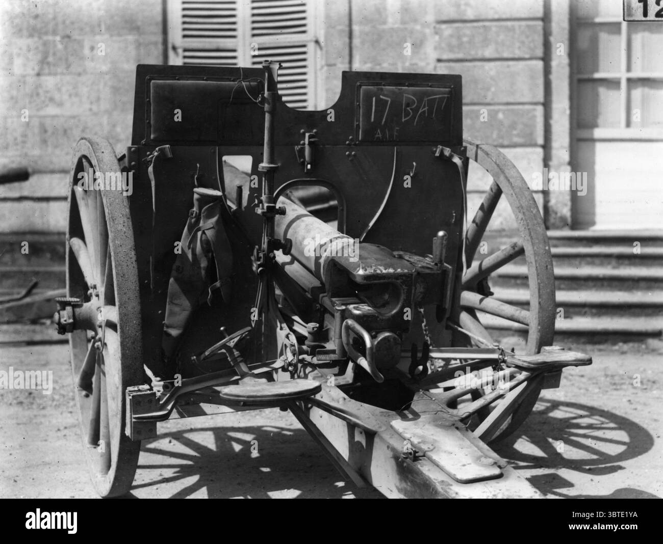 German 96 n/a field gun captured by Australians Stock Photo - Alamy