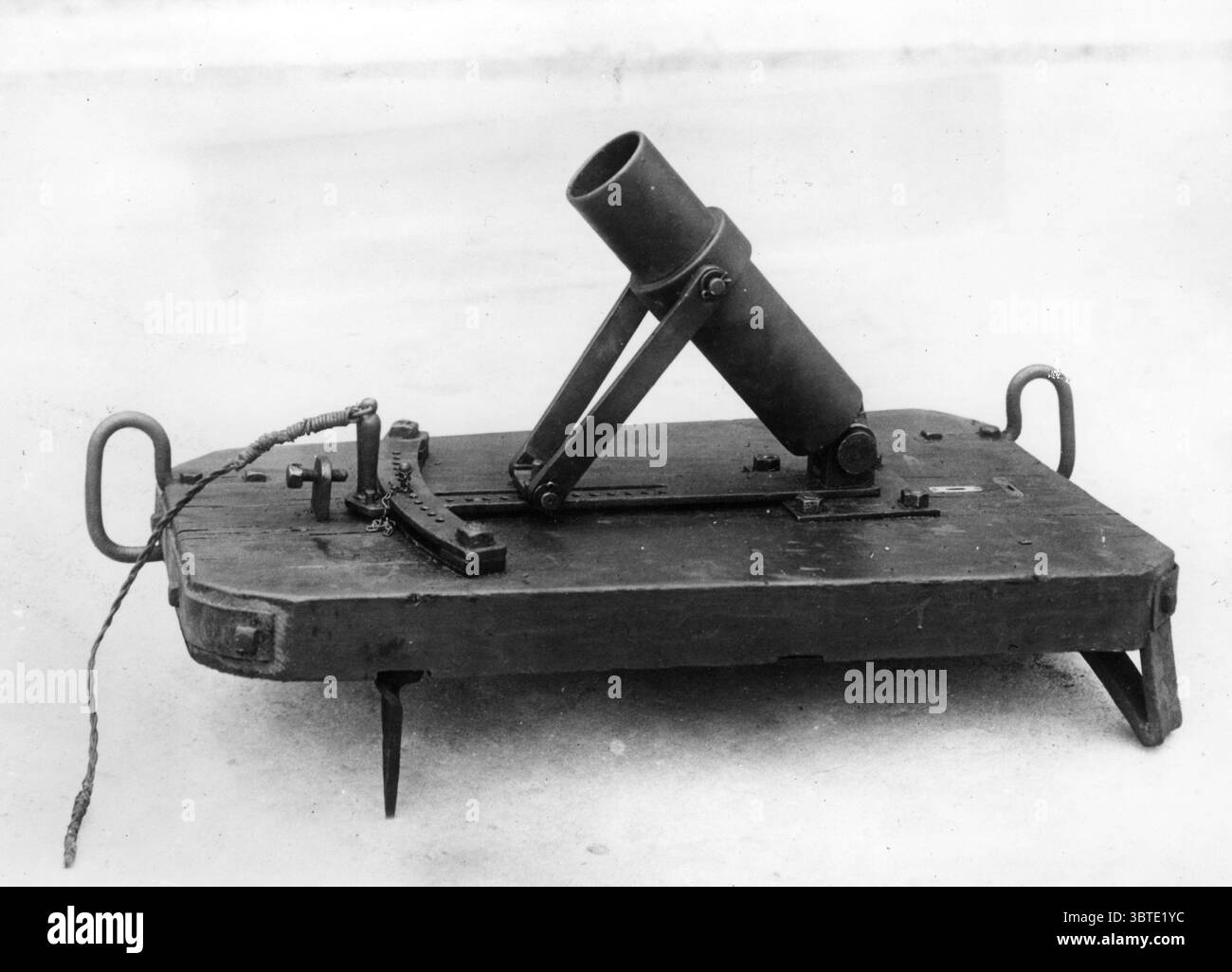 German mortar battery hi-res stock photography and images - Alamy