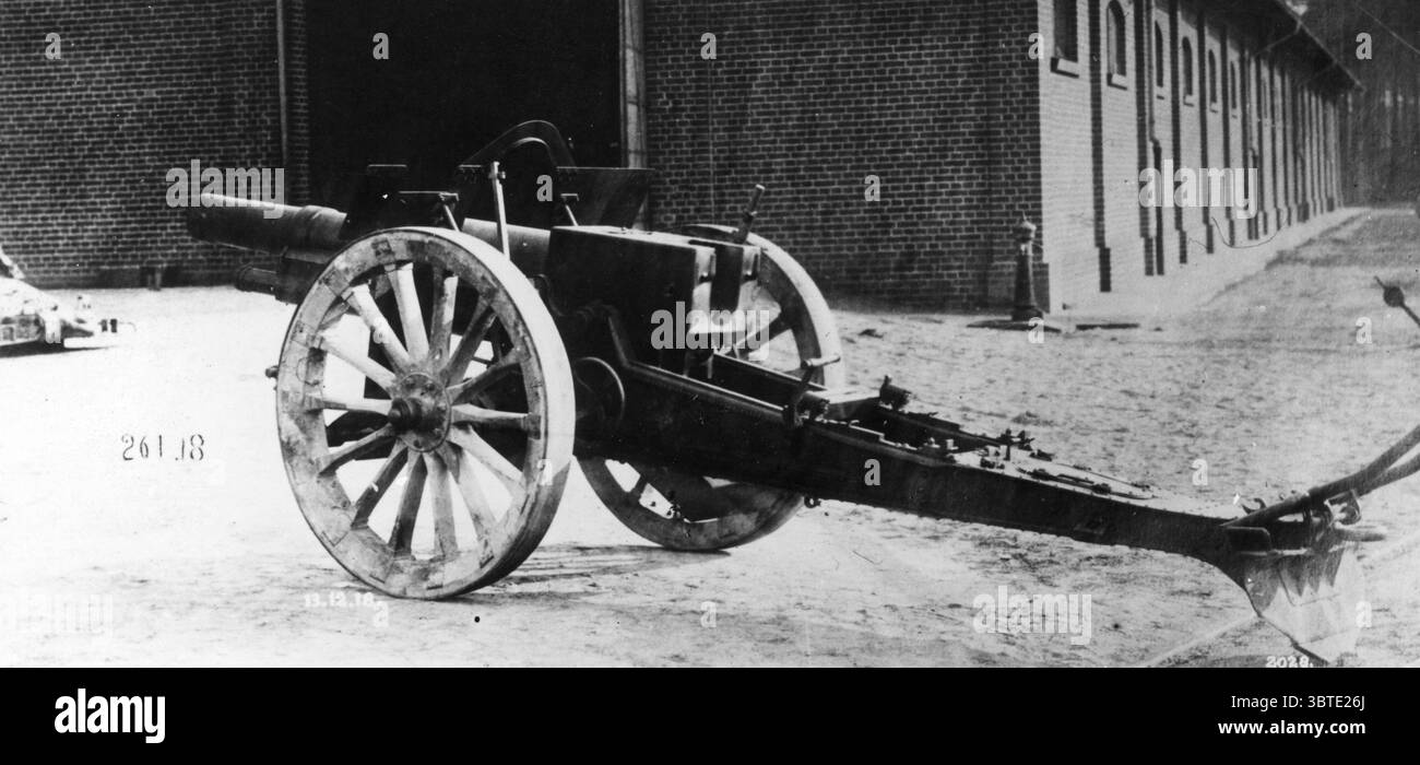 French 155mm howitzer Stock Photo - Alamy