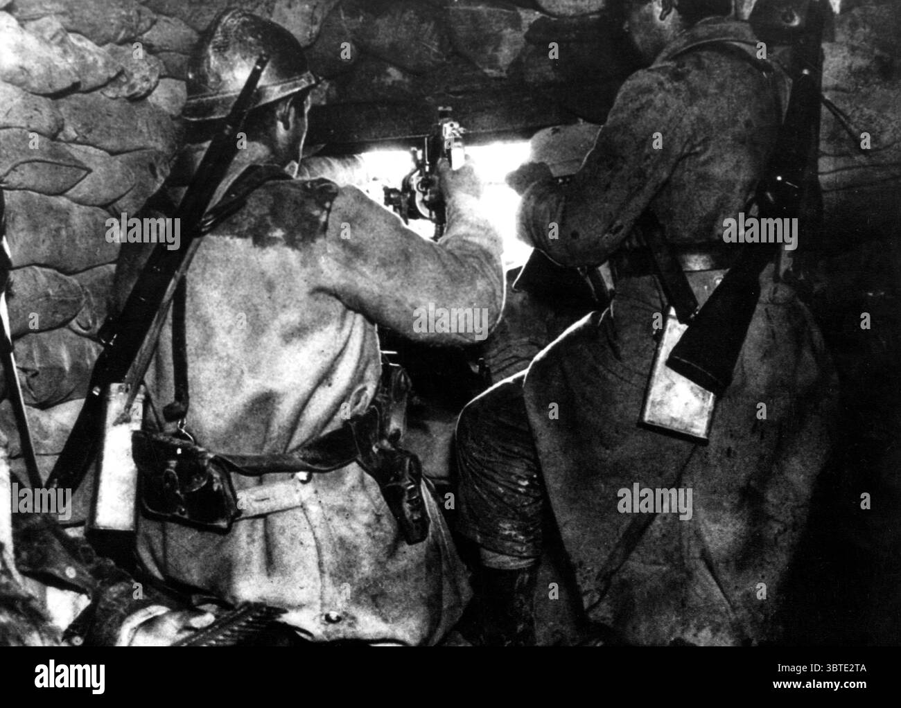 Ww1 machine gun crew hi-res stock photography and images - Alamy