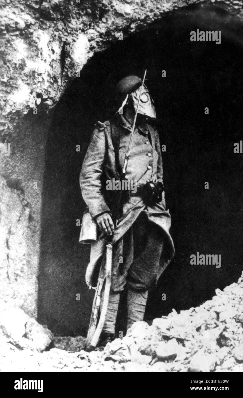 Soldier wearing a mask Black and White Stock Photos & Images - Alamy