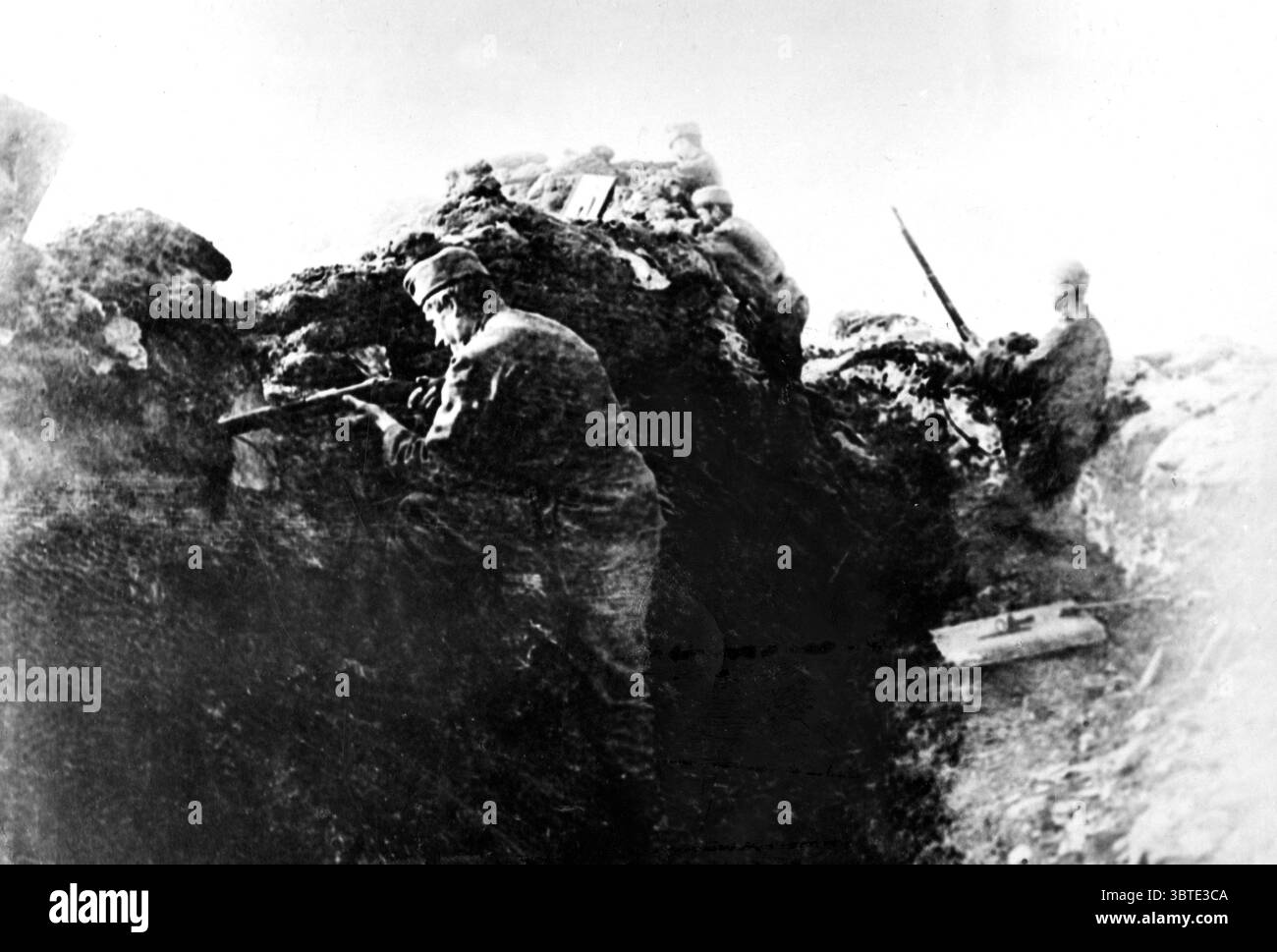 Shooting from cover hi-res stock photography and images - Alamy