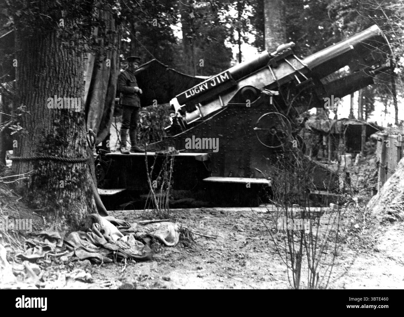 Battle of Albert . 12 inch Howitzer in action . 1916 Stock Photo - Alamy