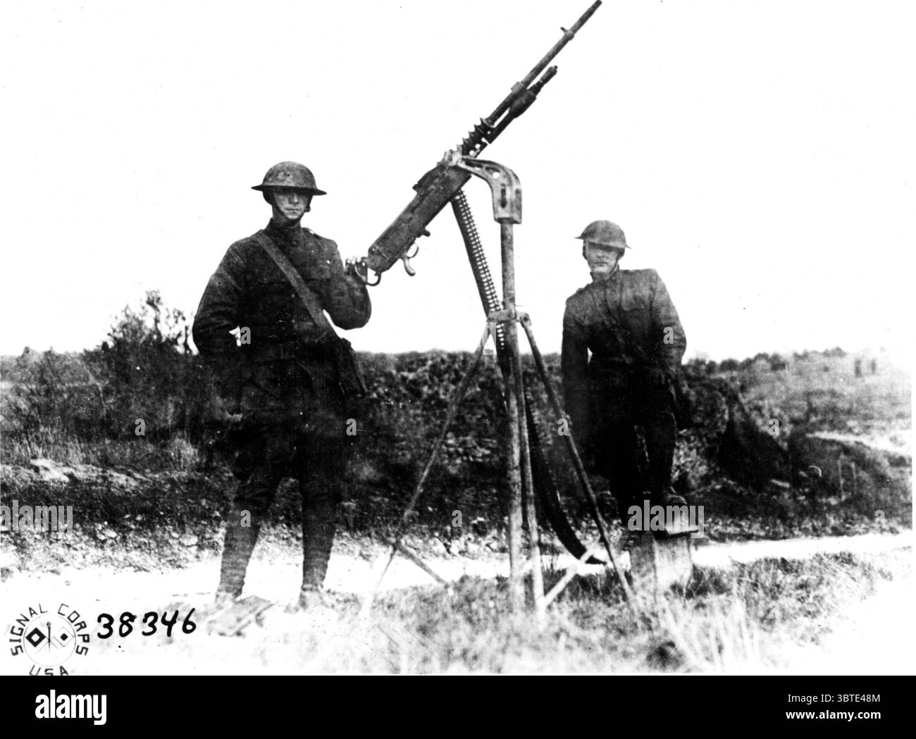 Anti aircraft guns crews hi-res stock photography and images - Alamy