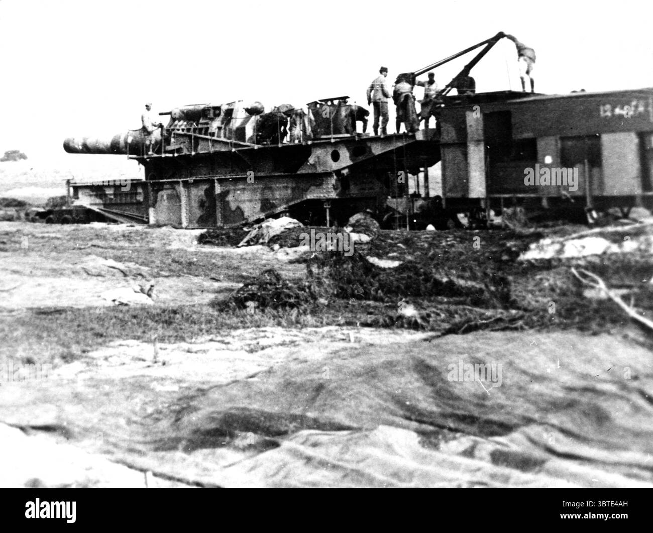 Howitzer railway mounted Stock Photo - Alamy
