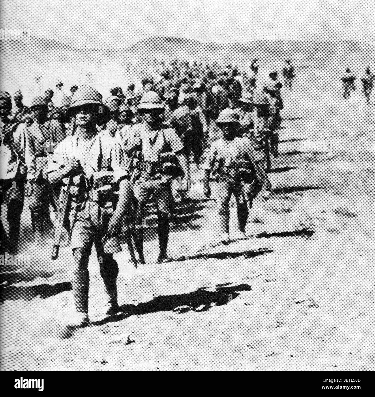 Captured Turks marching under British guard across Mesopotamia . 1918 ...