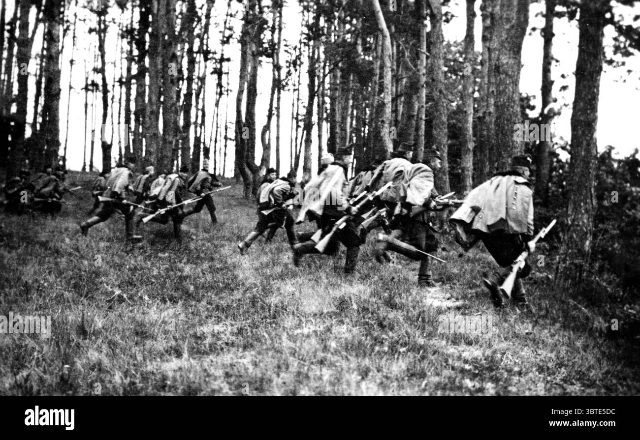 Infantry charging Black and White Stock Photos & Images - Alamy
