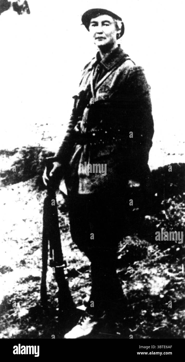 Captain Flora Sandes , Englishwoman , volunteer in the Serbian army ...