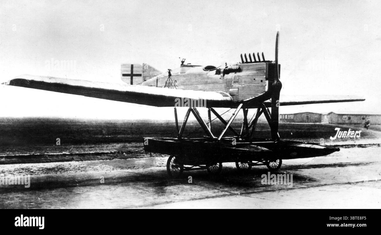 Dornier RsIII 4 x 260 hp Maybach engines . Flying boat . 1916 Stock ...