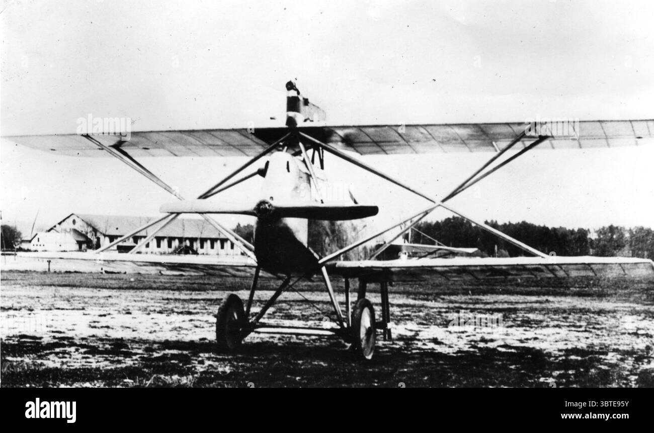 Austrian Brandenburg D 1 single - seat biplane , with an 160 hp ...