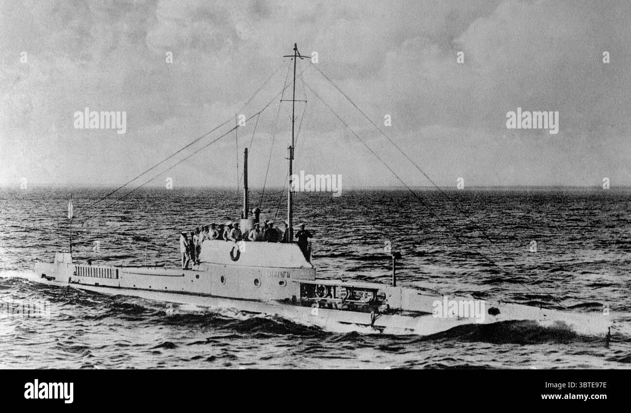 Imperial Russian Navy . Alligator : Kaiman class submarine of the ...