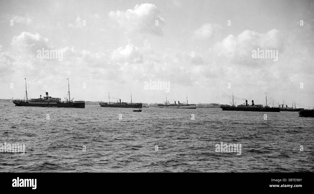 Royal Italian Navy . Italian transport ships with the warships . 1914 ...