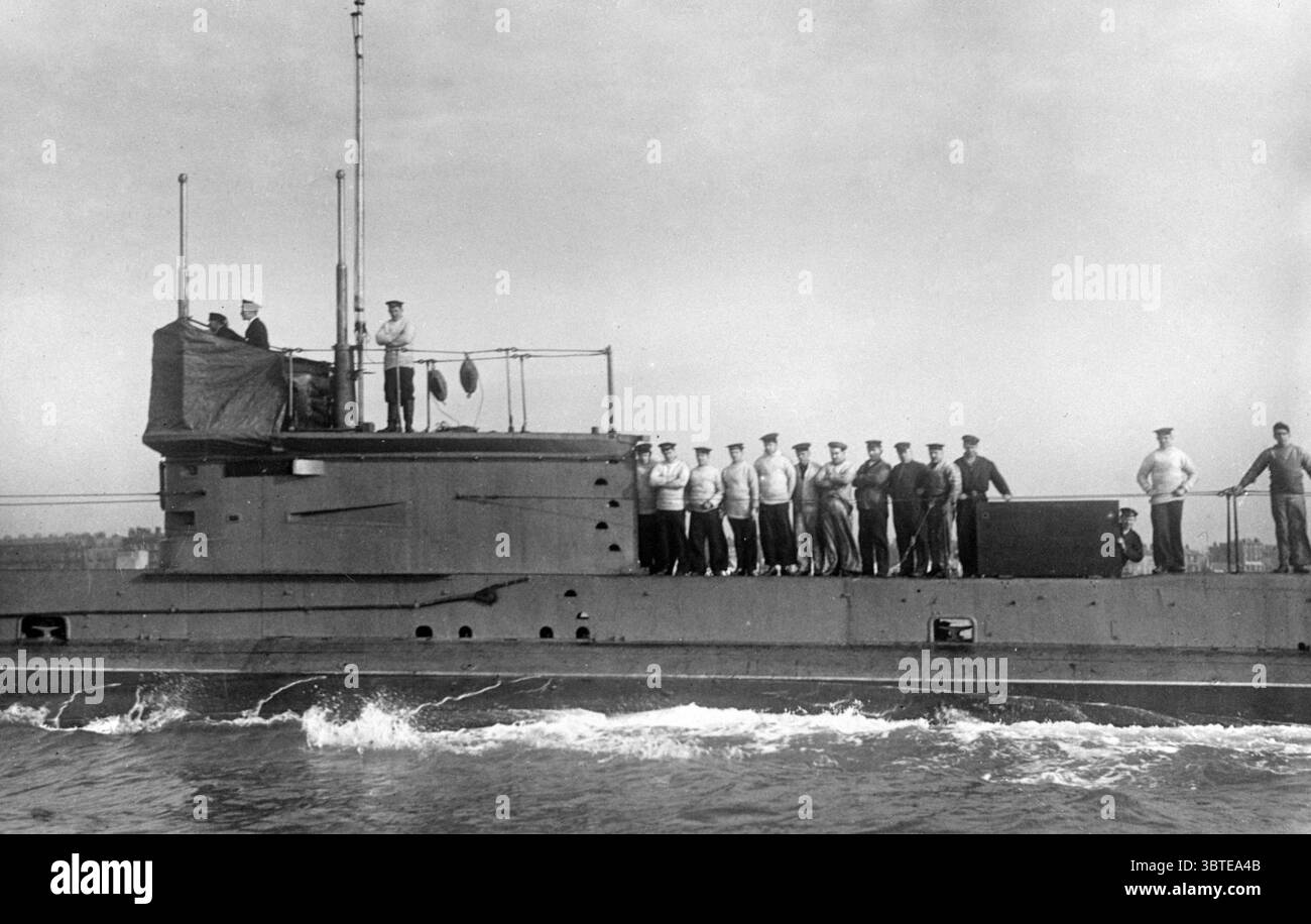 Royal Australian Navy The crew onboard HMA submarine AE1 . 1914 HMAS ...