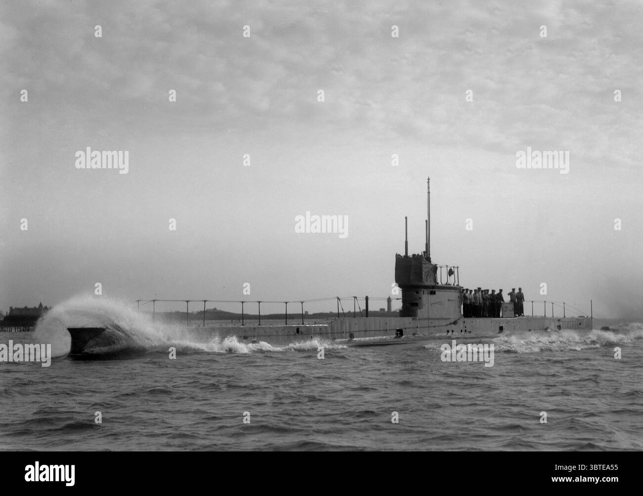 Royal Australian Navy . HMAS AE 1 . Submarine at sea . 1914 HMA ...