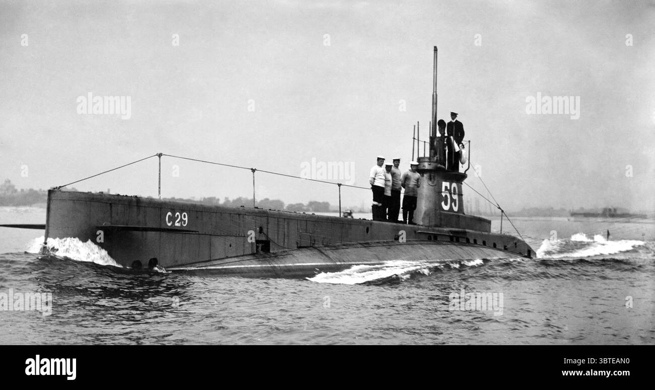 British Royal Navy . H M submarine C 29 - a new class of submarine ...