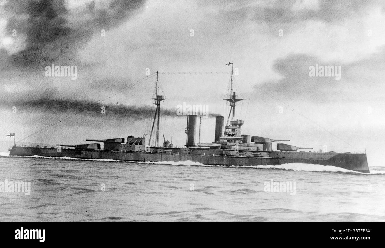 British Royal Navy . HMS Queen Elizabeth - the first of the Super ...