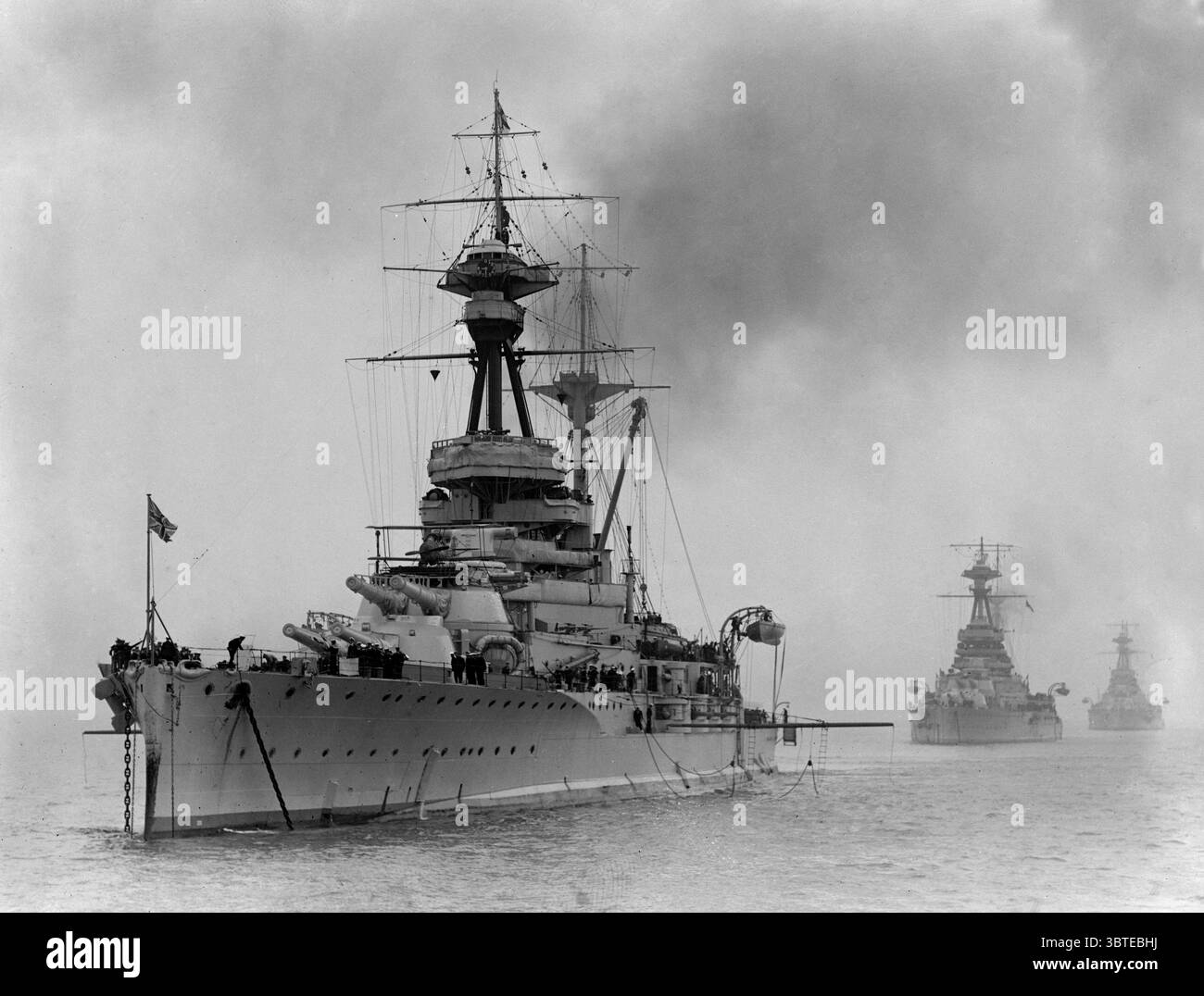 British Royal Navy . Fleet Naval review . Arrival of the battleships ...