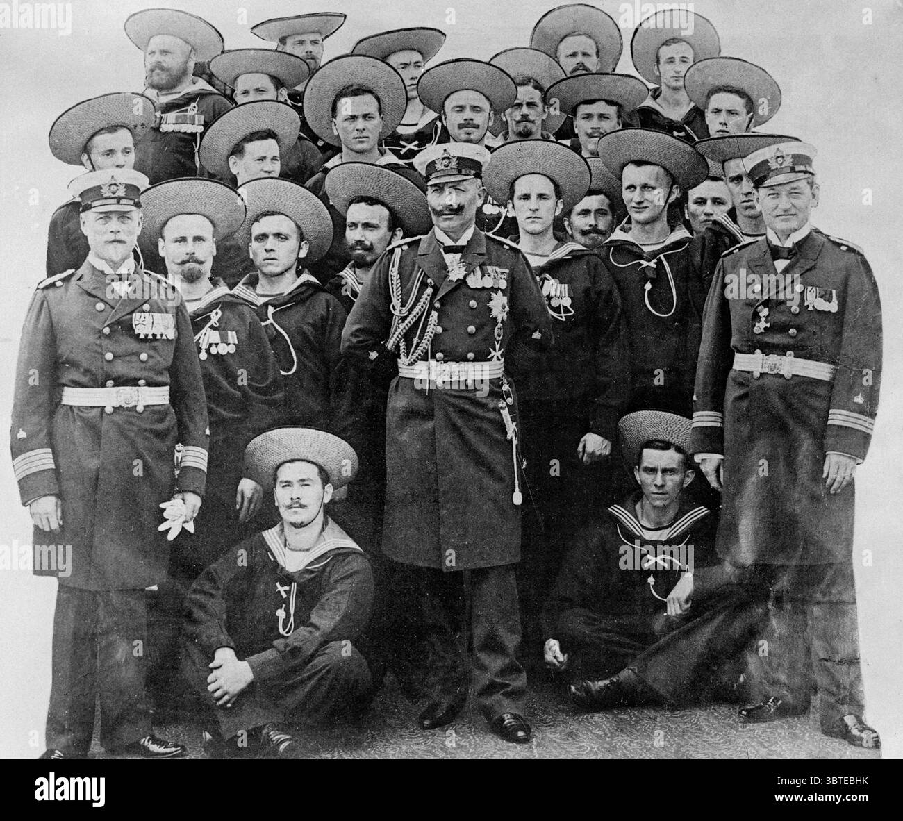German Imperial Navy Kaiser Wilhelm II with sailors of the German ...