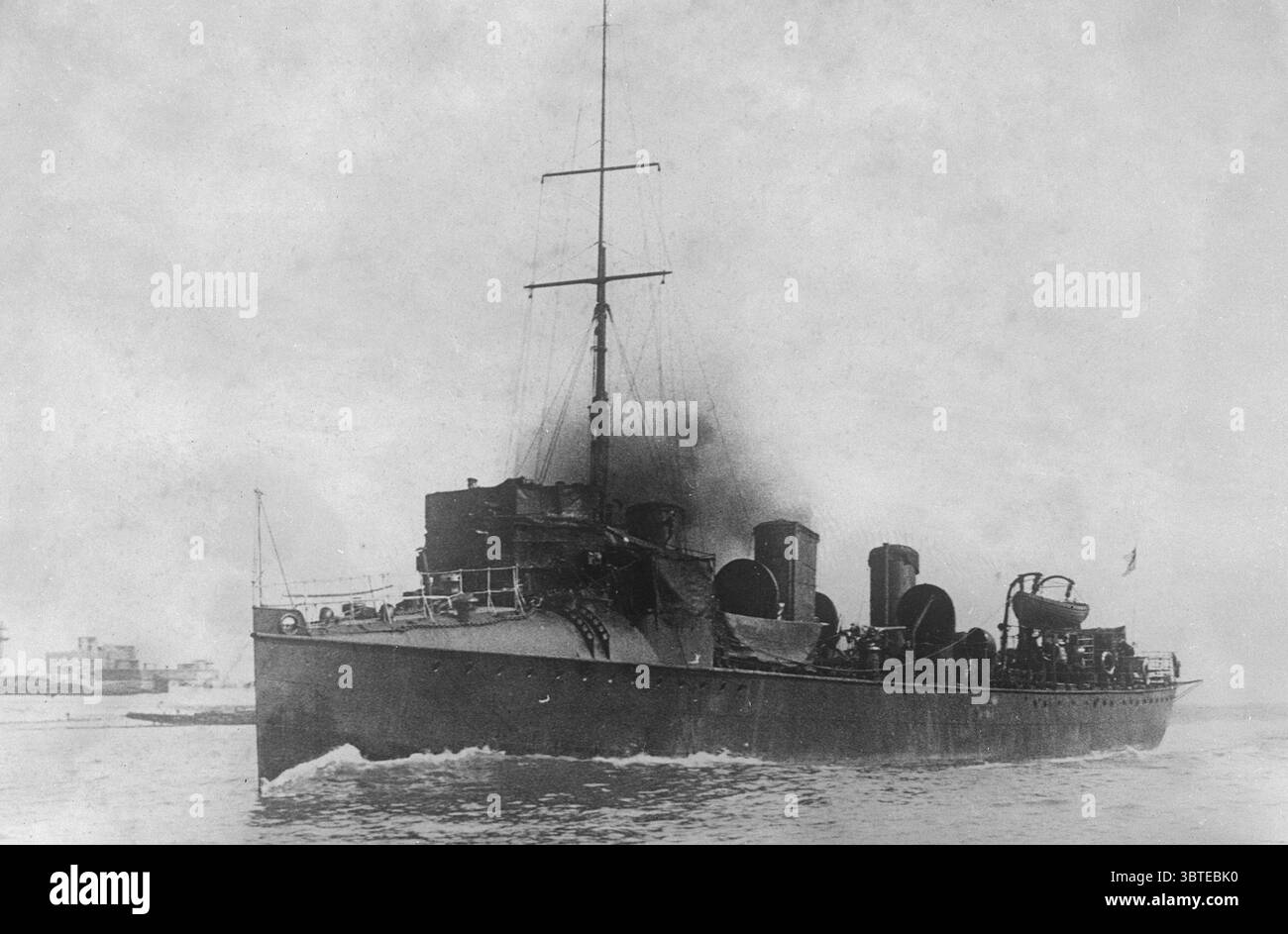 HMS Lightning of British Royal Navy 1914 Stock Photo - Alamy
