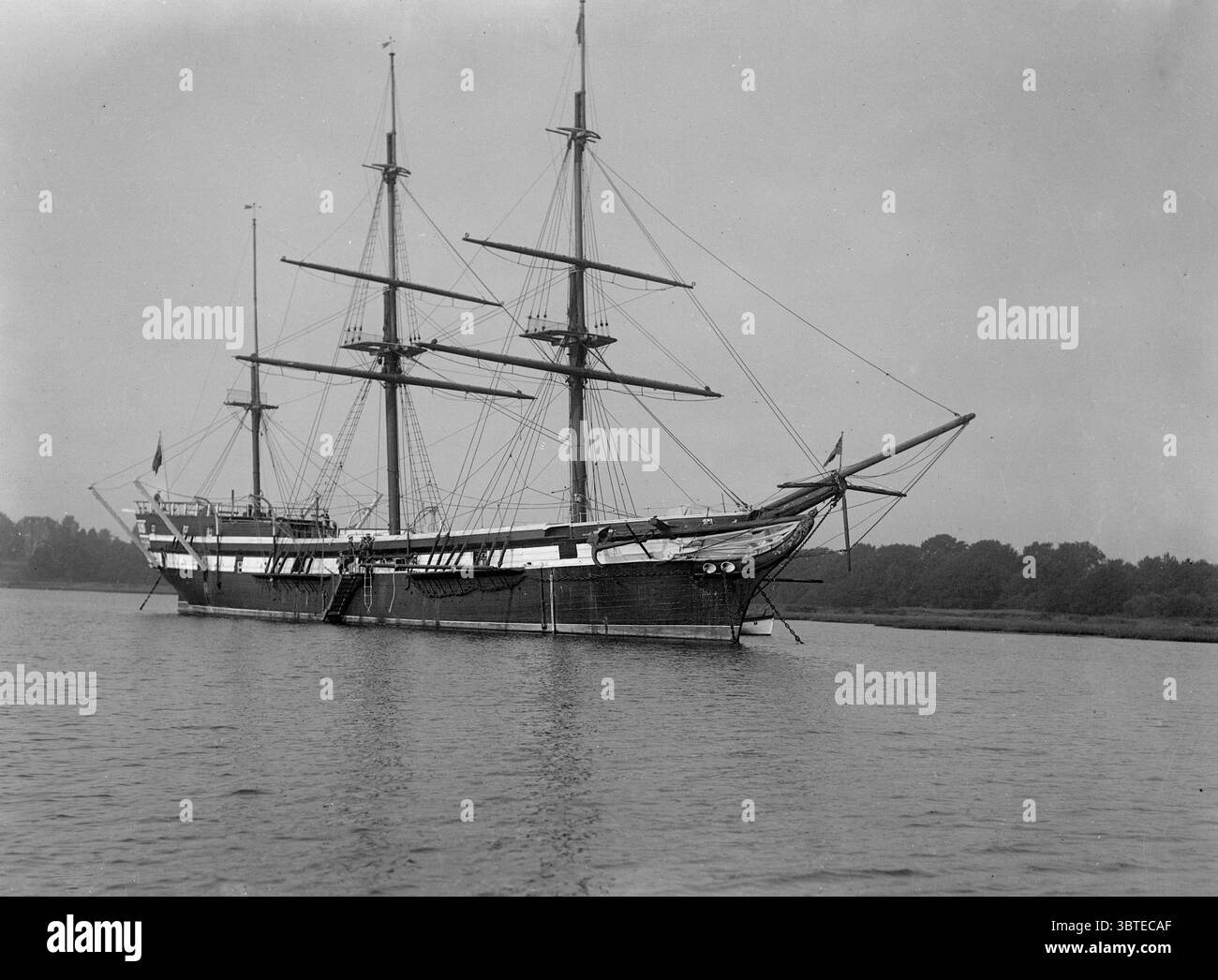 Training Ship HMS Mercury of the Royal Navy . 1914 Stock Photo - Alamy