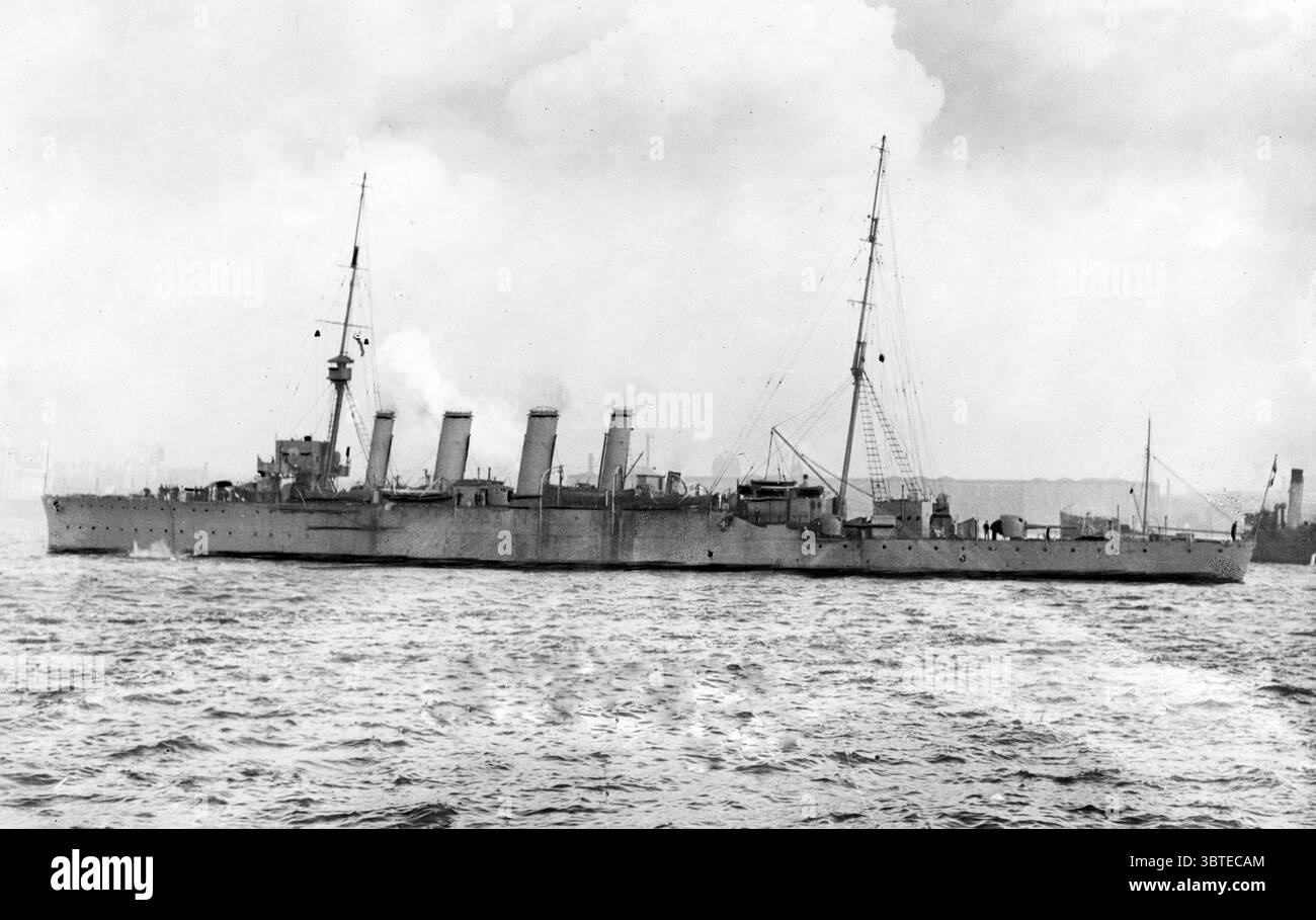 HMS Melbourne of the Royal Navy . 1914 Stock Photo - Alamy