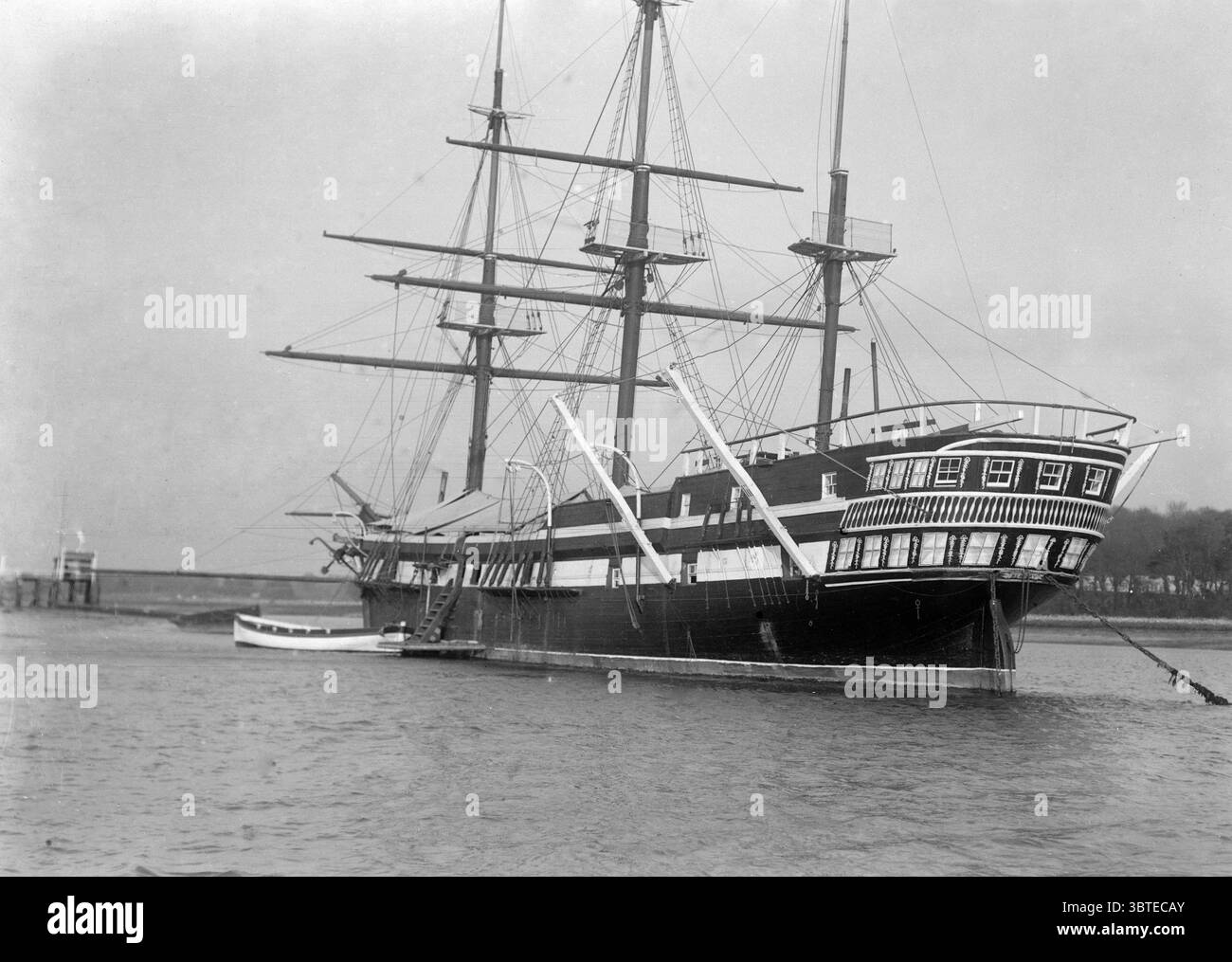 Training Ship HMS Mercury of the Royal Navy . 1914 Stock Photo - Alamy
