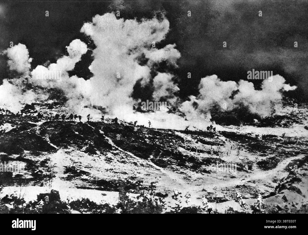 First World War Aerial view of French troops advancing under cover of a ...