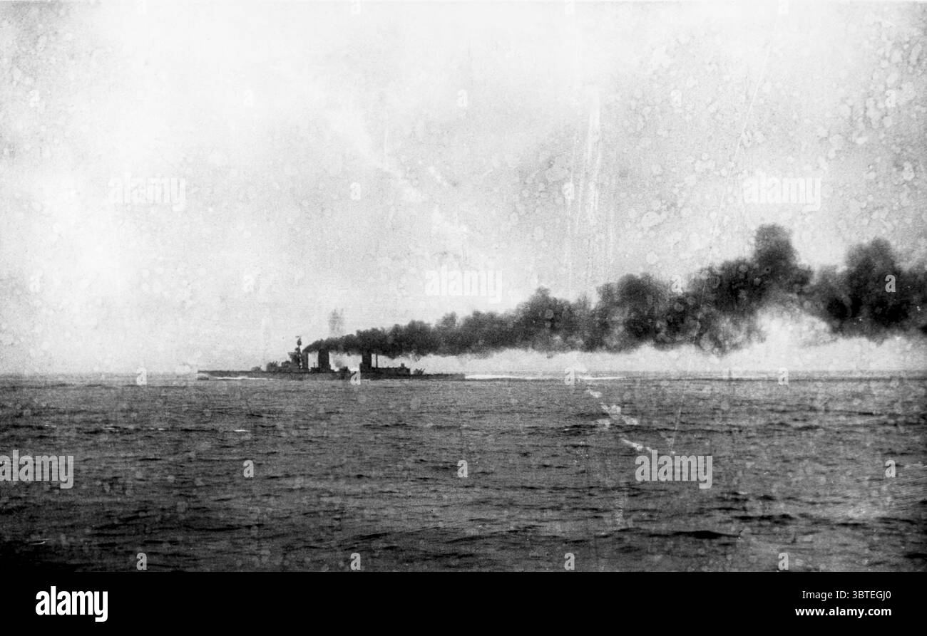HMS Lion First shots fired by Lion Battle of Jutland 1916 Stock Photo ...