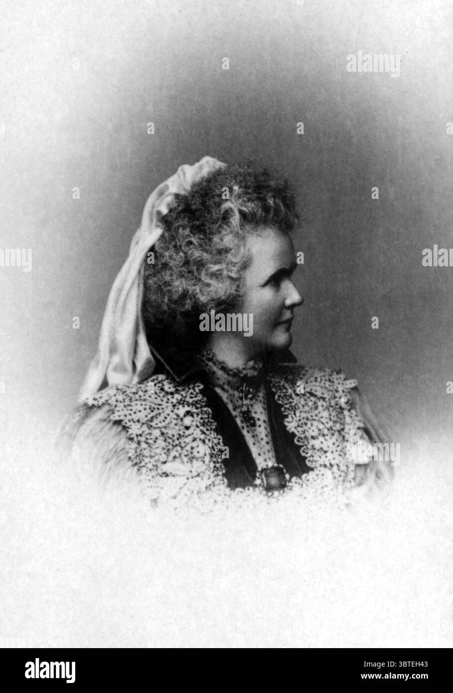 Elisabeth Reine de Roumanie 1843 Queen of Rumania - Elisabeth of Wied ...