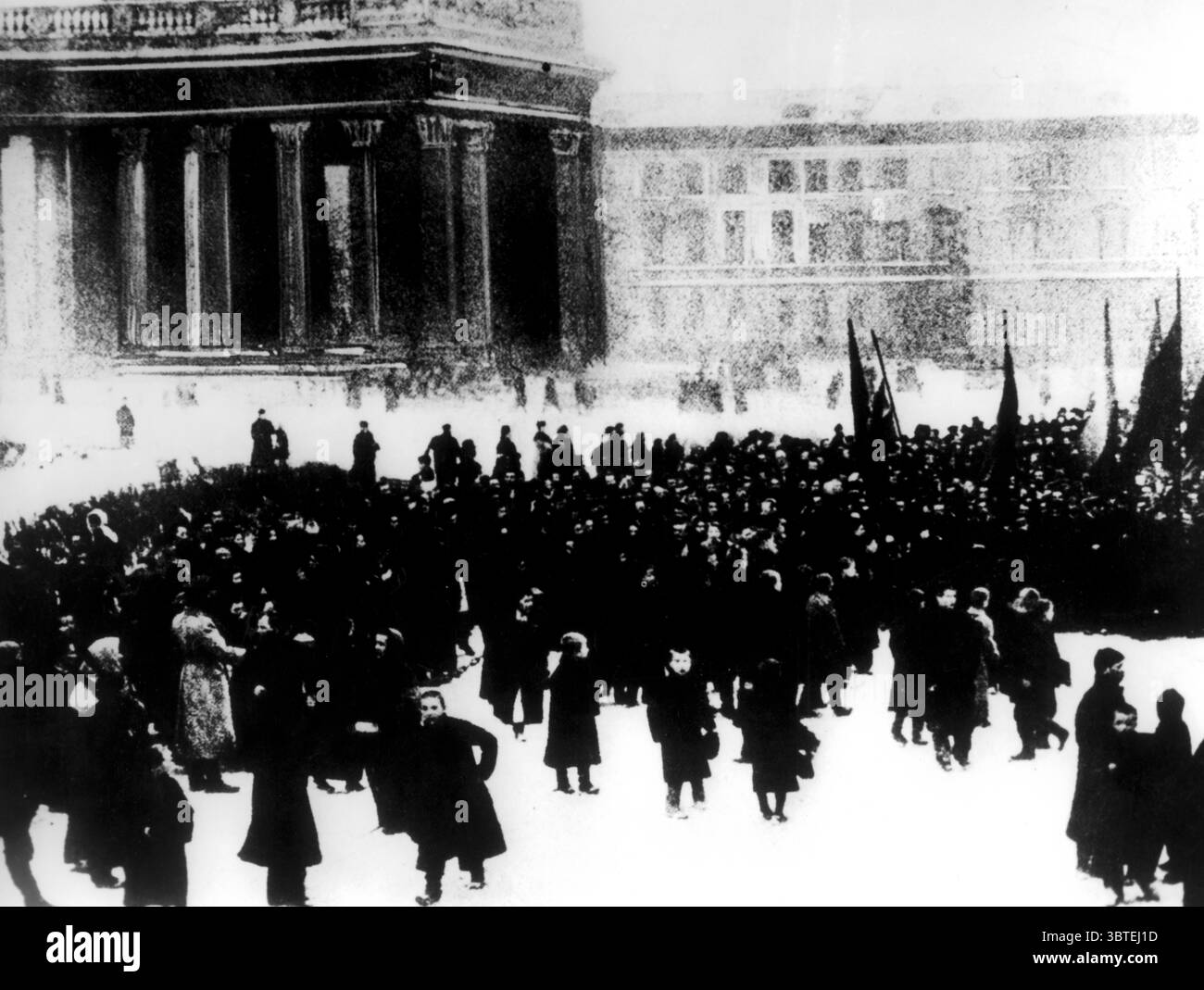 St Petersburg 1905 The Storming of the Winter Palace The October ...