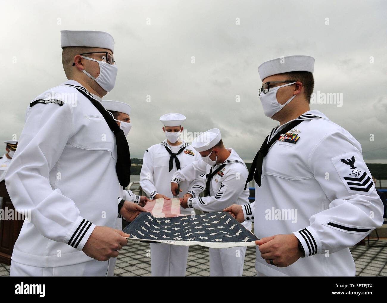 Sailors navy submarine school hi-res stock photography and images - Alamy