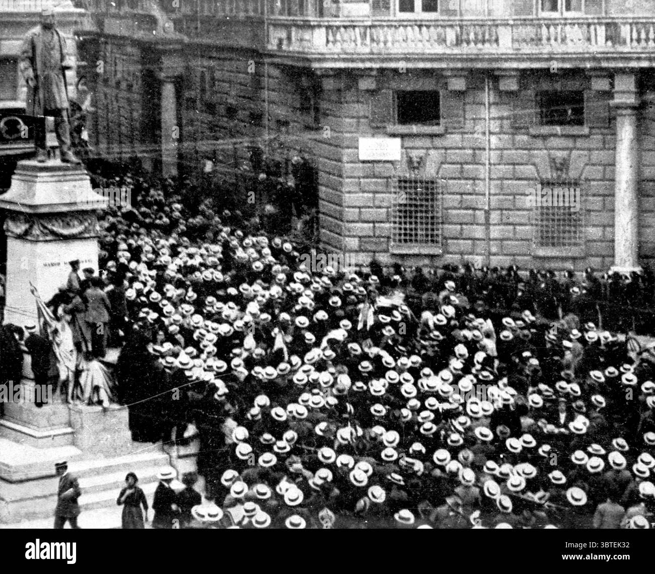 Italy demonstration riots 1914 Stock Photo - Alamy