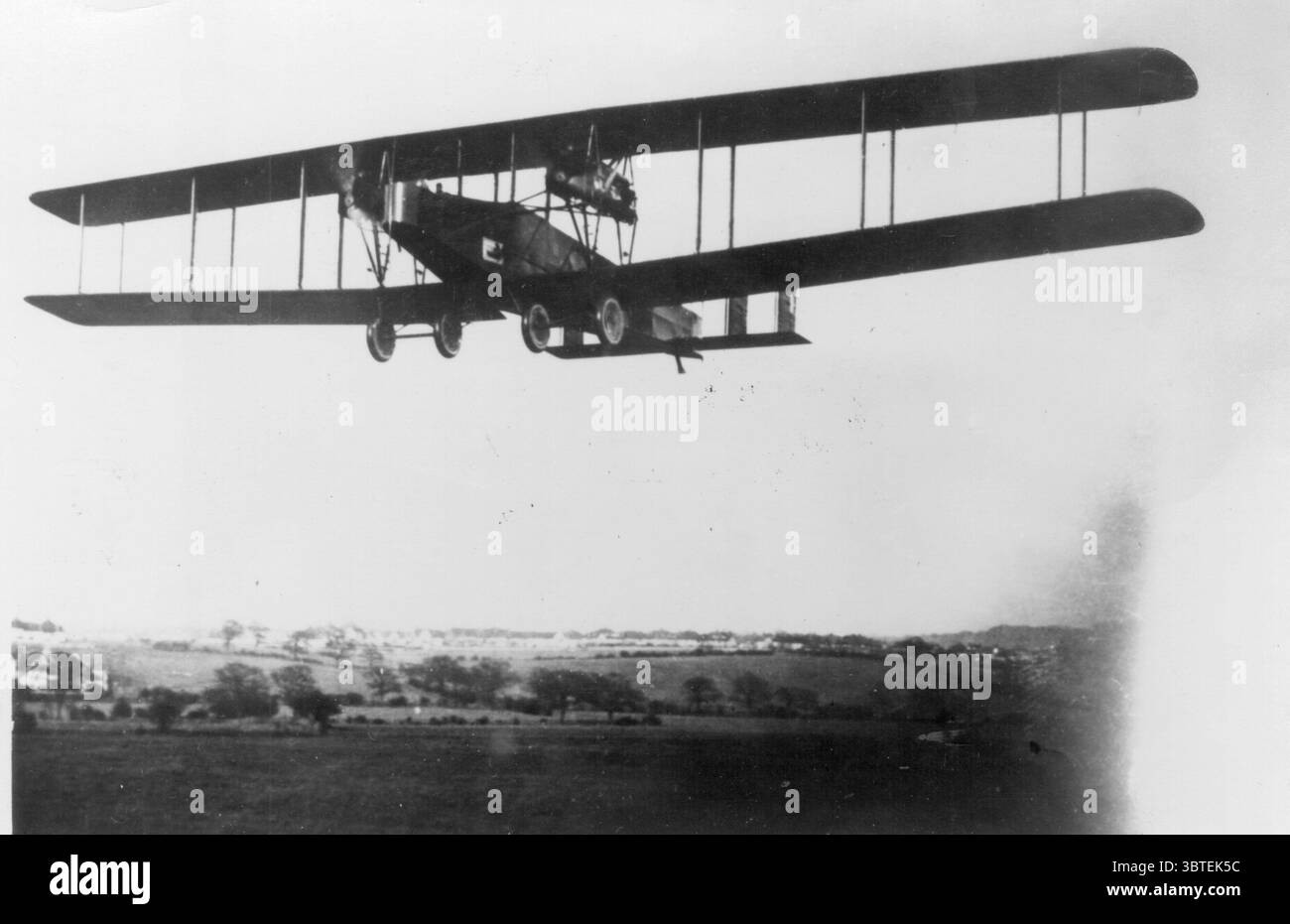 The British heavy bomber, Handley Page - World War 1 1918 Stock Photo ...