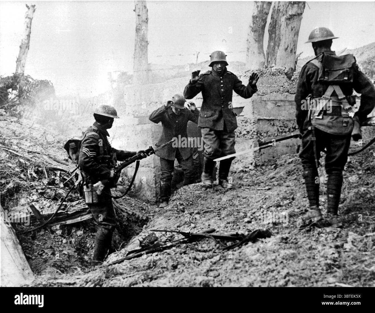 German POWs being meet by British troops WWI Stock Photo - Alamy