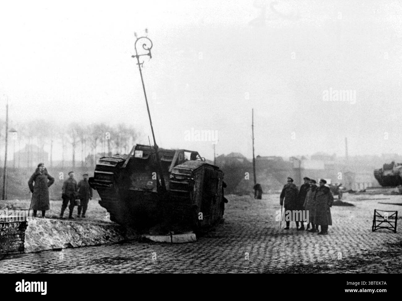 Westfront, Inglischer Tank 1917 Stock Photo - Alamy