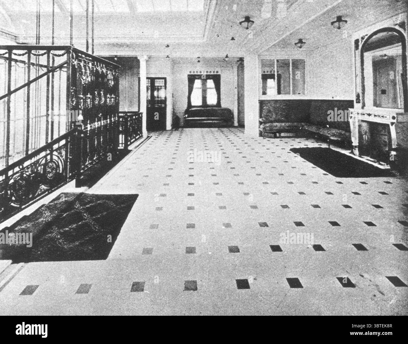 1915 main Black and White Stock Photos & Images - Alamy