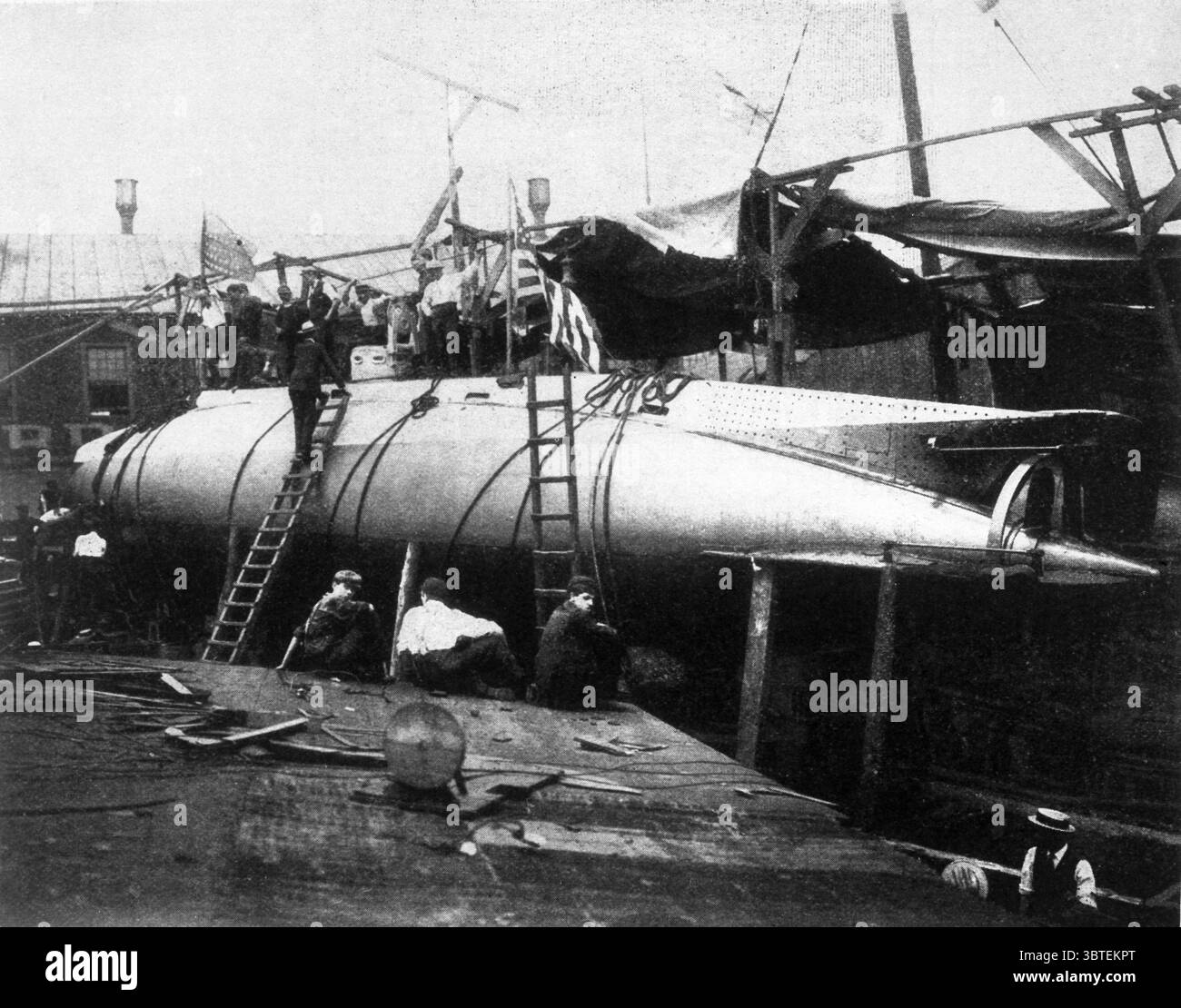 Submarine torpedo boat hi-res stock photography and images - Alamy