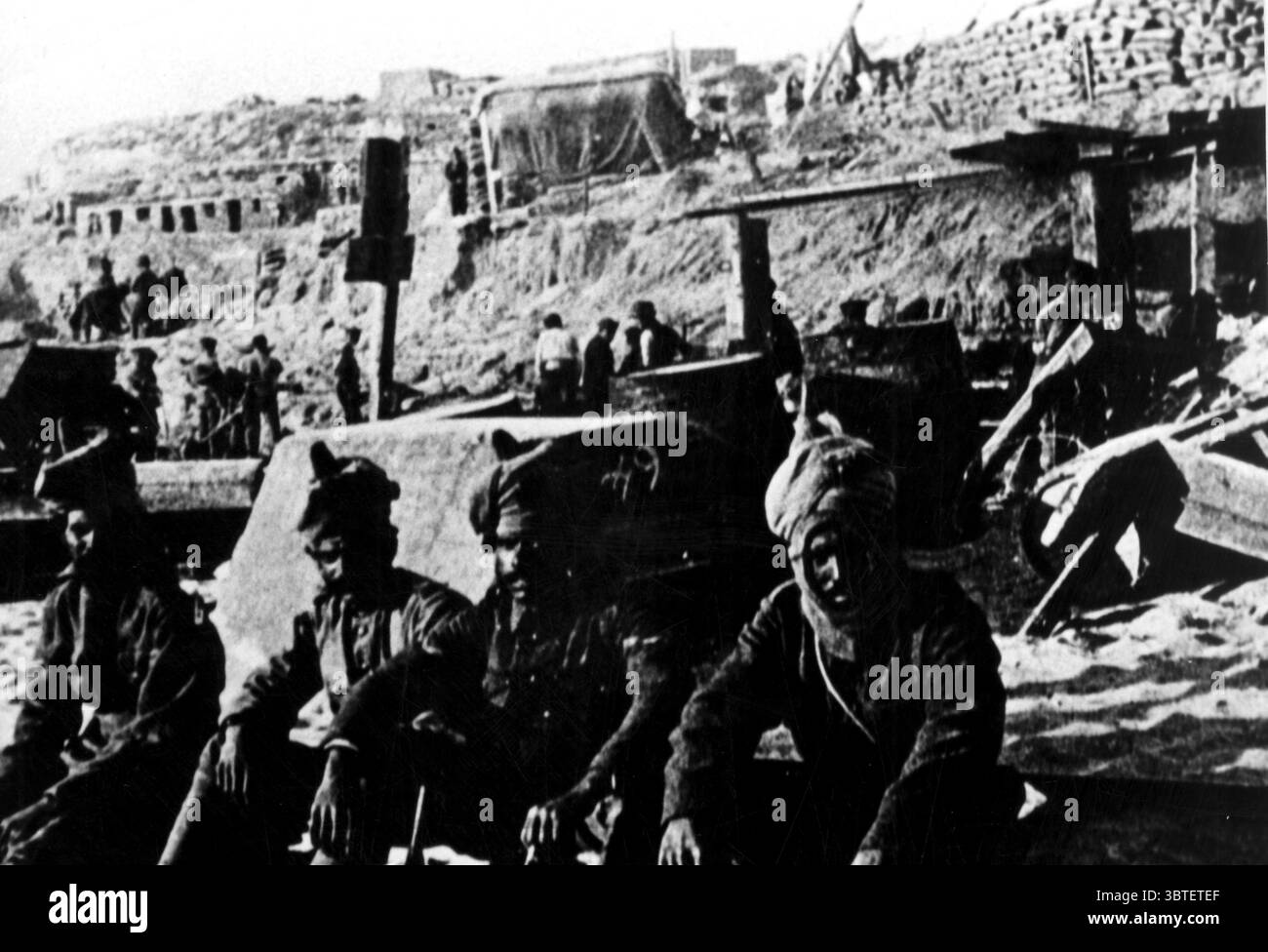 Wwi front gallipoli troops indian hi-res stock photography and images ...