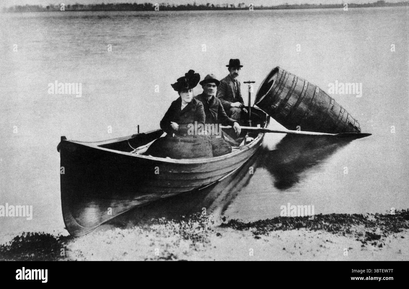 Annie Edson Taylor , leaving for Horseshoe Falls , the first person to ...