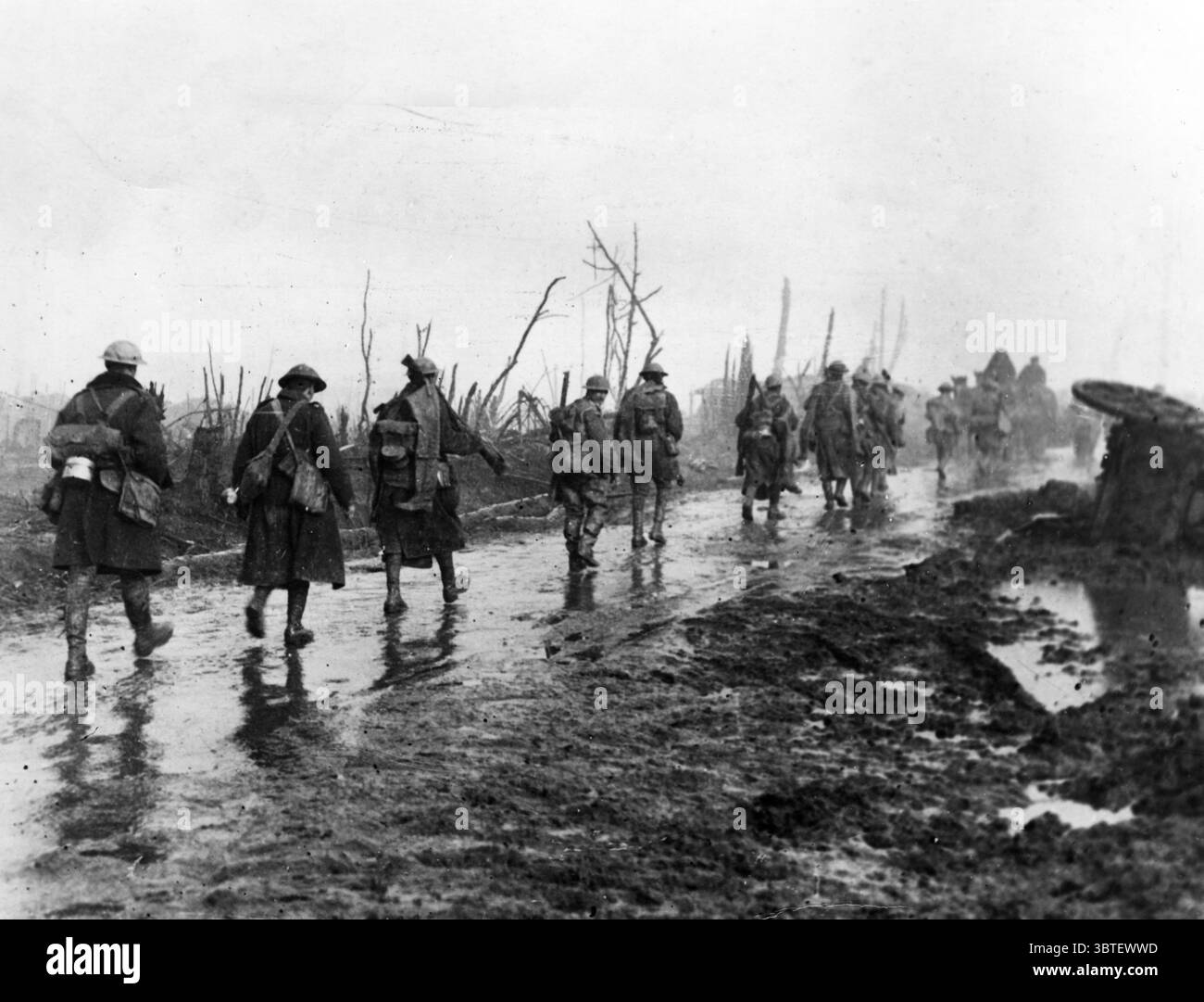 British troops coming out of the trenches Guillemont, Battle of the ...