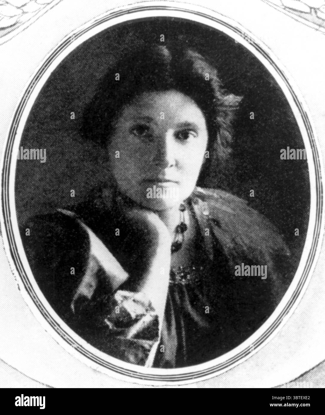 E nesbit author hi-res stock photography and images - Alamy