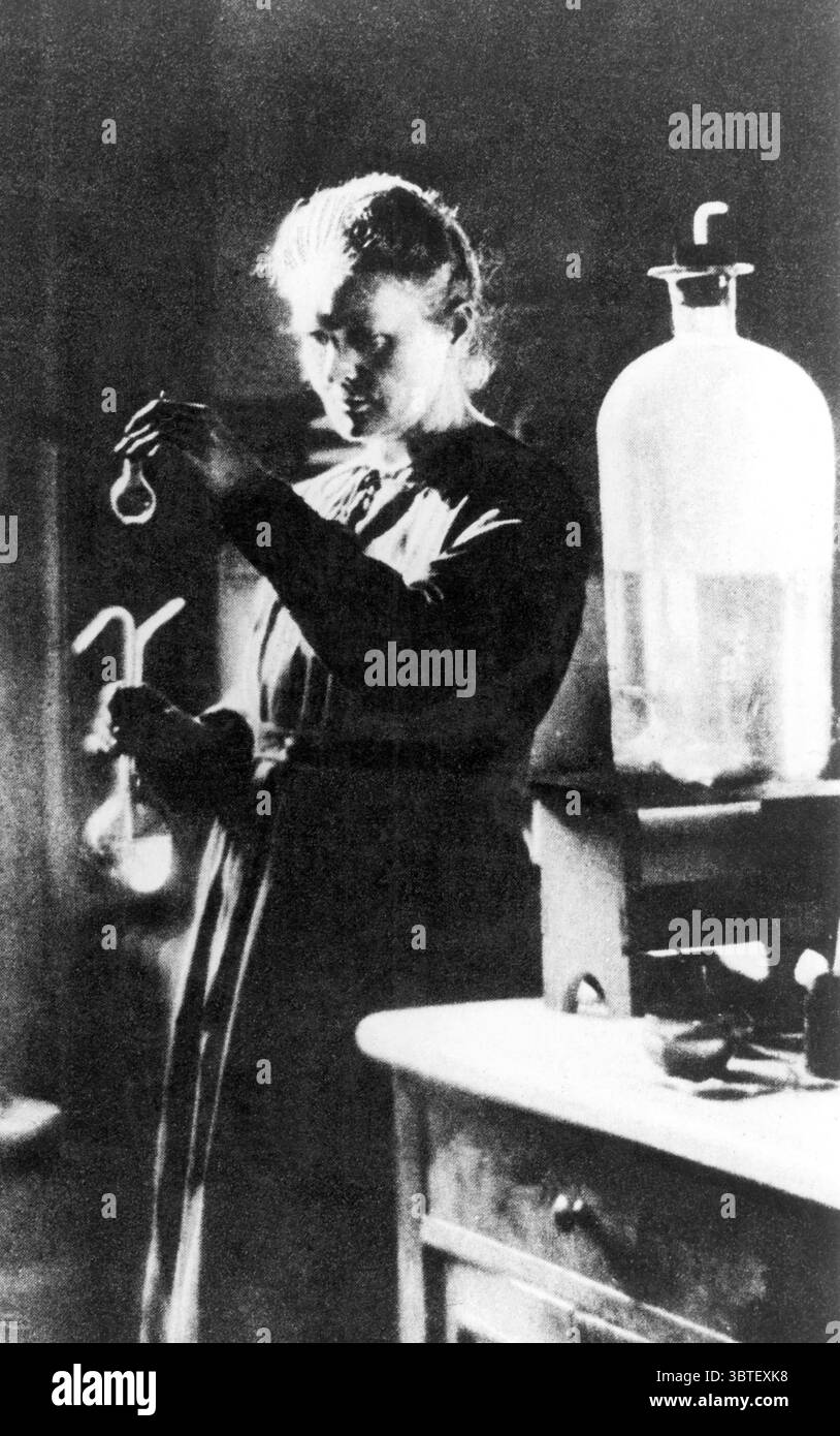Marie Curie in her laboratory Stock Photo - Alamy