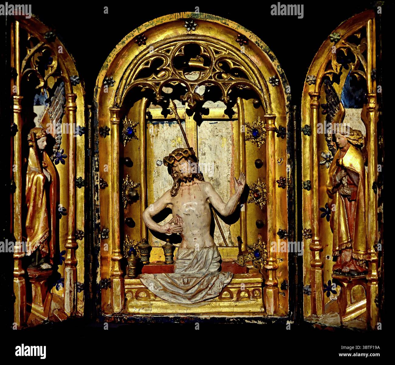 Instruments of the Passion, standing or sitting in his tomb (angel(s ...