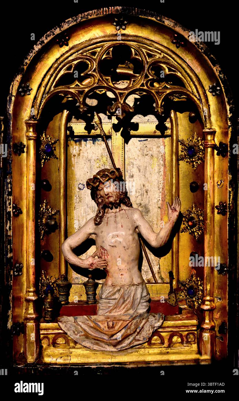 Instruments of the Passion, standing or sitting in his tomb (angel(s ...